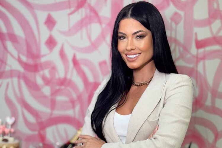 Rayane Figliuzzi revela curiosidades de fim de ano e faz mistério sobre ...