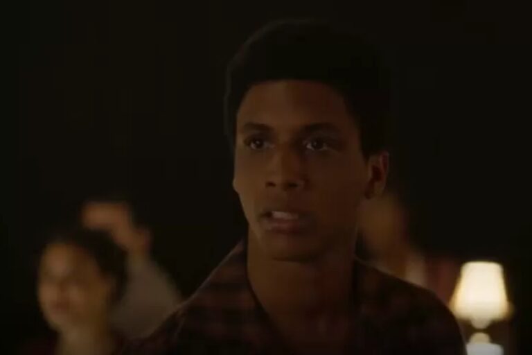 Garota do Momento: Carlito descobre que o pai é drag queen - OFuxico