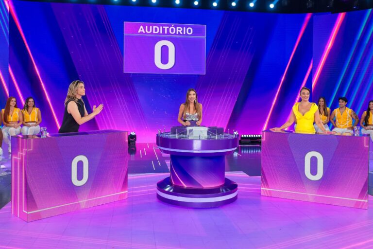 Programa Silvio Santos: Fernanda Gentil encara Cátia Fonseca em jogo ...