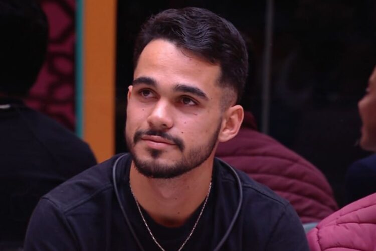 João Gabriel deixa o BBB 25 e emociona irmão com despedida - OFuxico