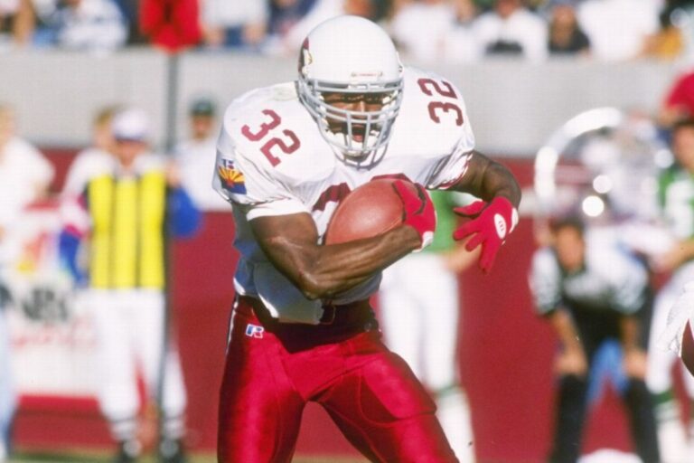 Ex-astro da NFL é condenado por rinha de cães nos EUA - OFuxico