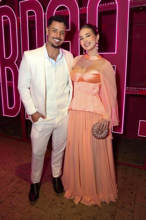 Antonela Braga reúne famosos em megafesta. Fotos! - OFuxico