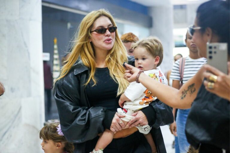 Virginia Fonseca é flagrada no aeroporto com os filhos - OFuxico