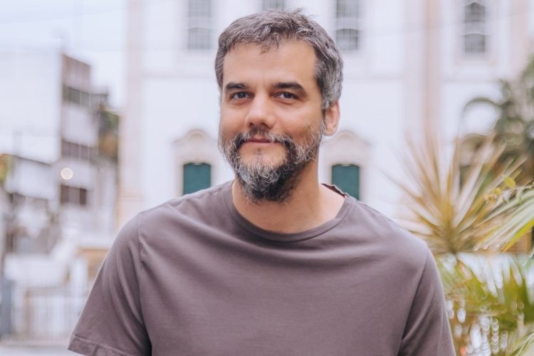 Wagner Moura pode ser vilão em filme com Margot Robbie