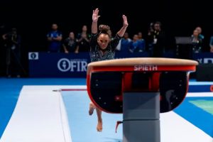 Rebeca Andrade retorna em grande estilo e garante final no Pan